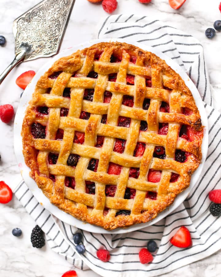 Mixed Berry Pie – Mess in the Kitchen